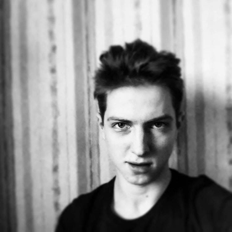 Nerijus Antanavicius – Medium