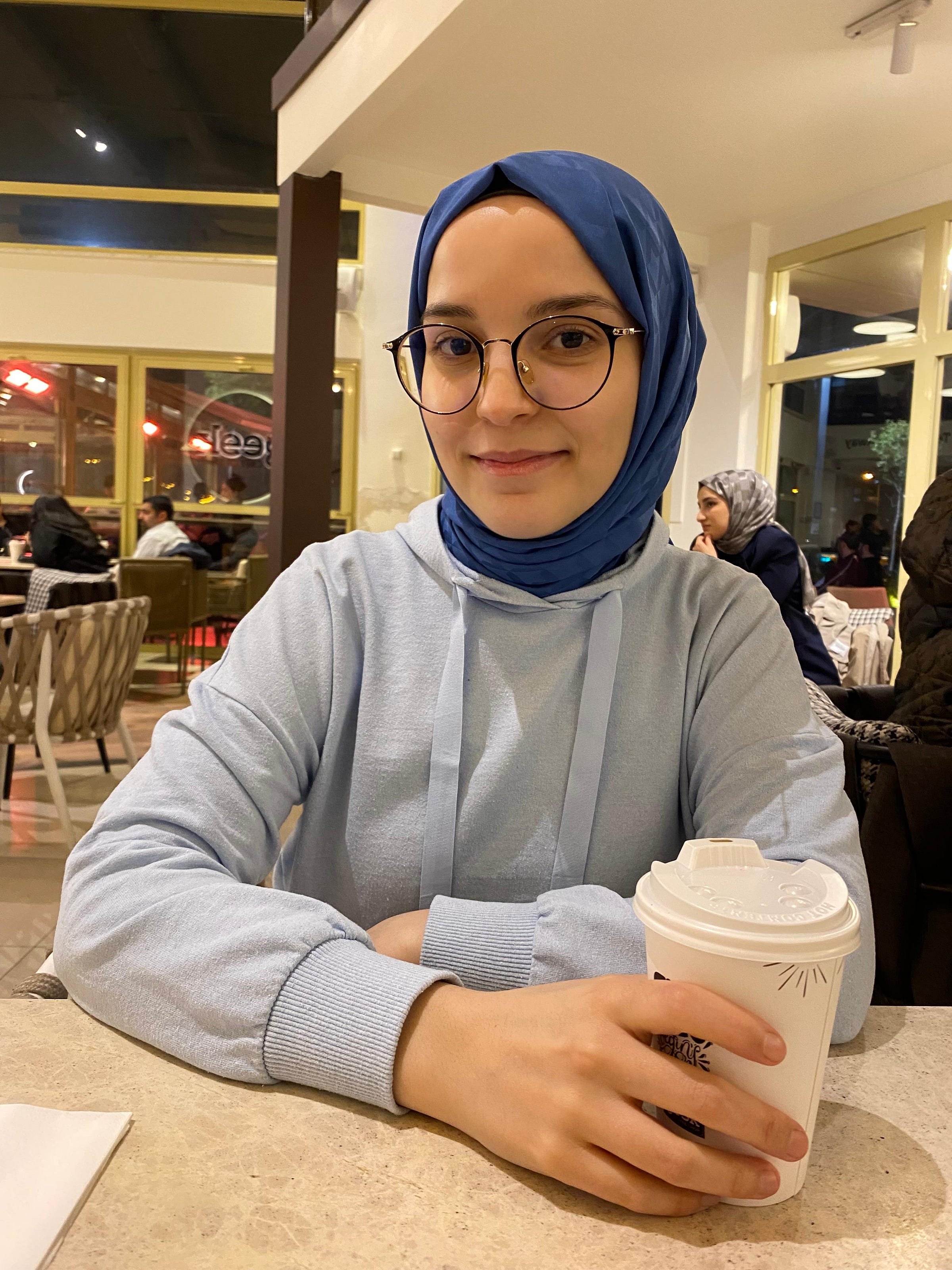 Kubra Girisken – Medium