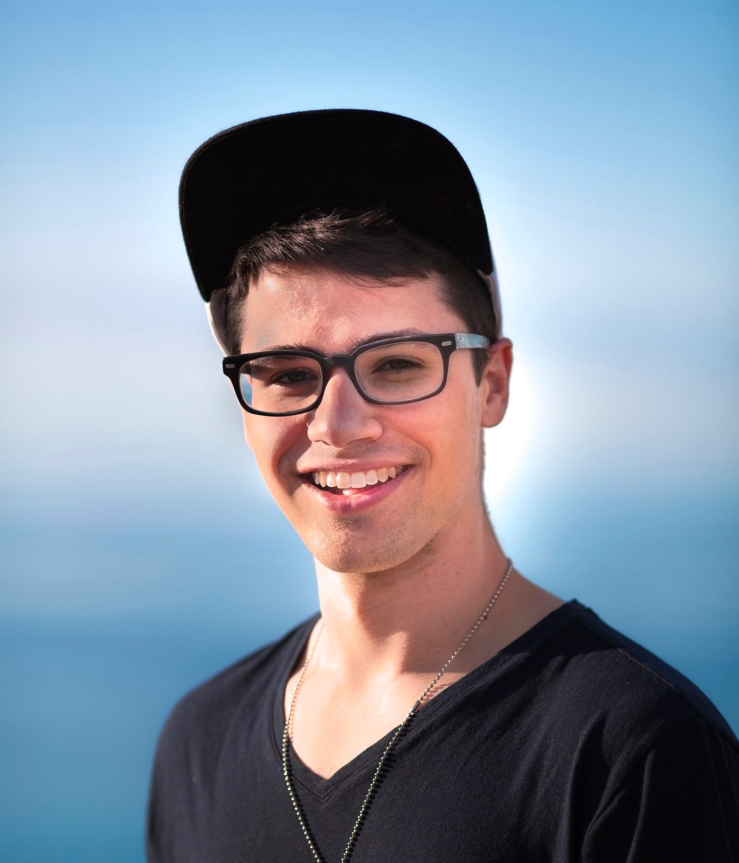 About – Pauly @ insideourdream.com – Medium