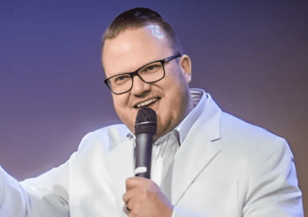 Pastor Ryan Macdonald – Medium
