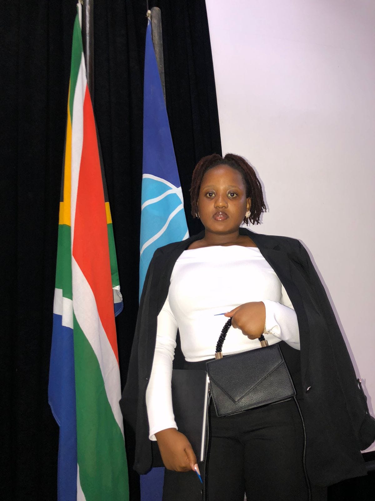 Mendy Mtshali – Medium
