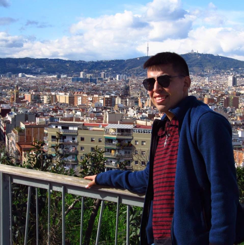 Daniel Saenz – Medium