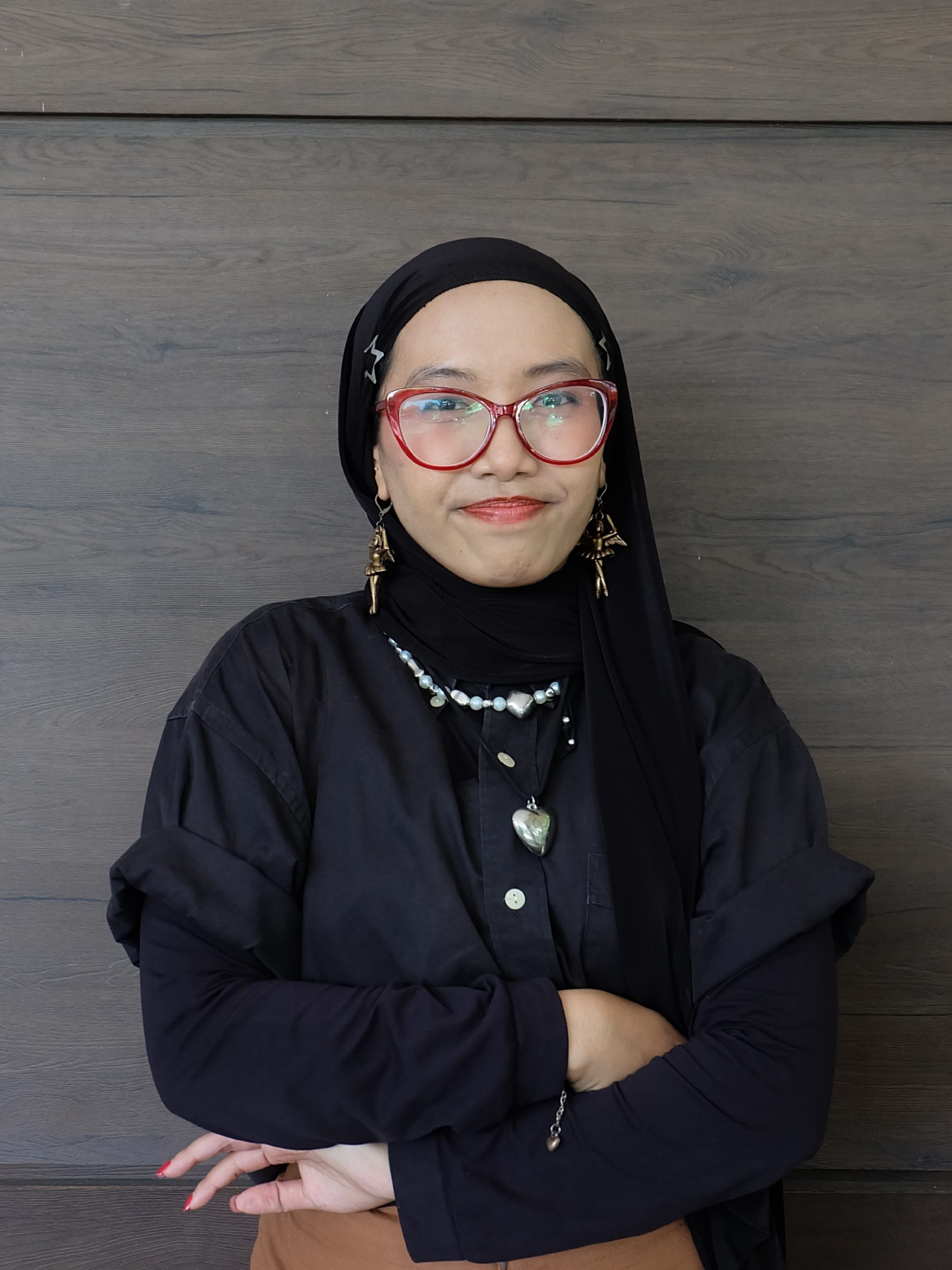 Safina Ainayya – Medium