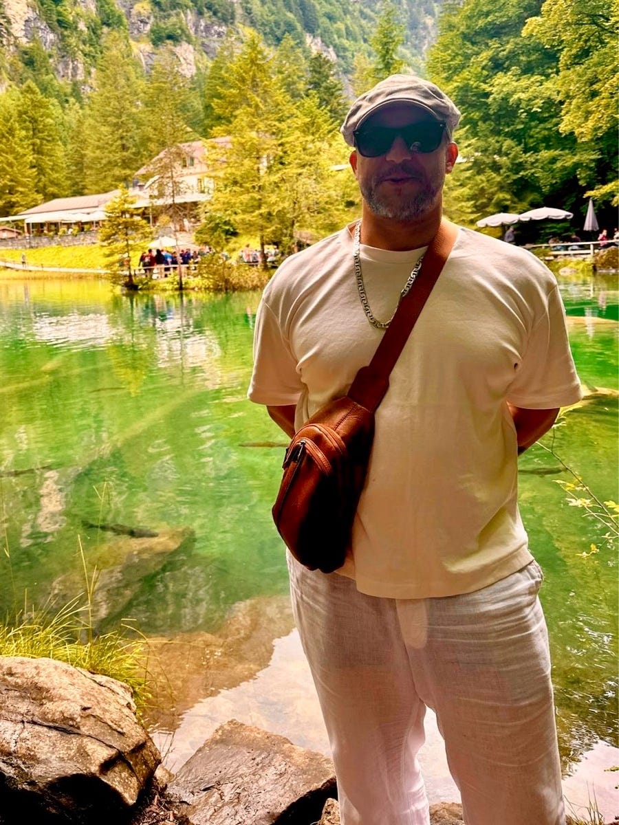 Bernard Benjamin – Medium