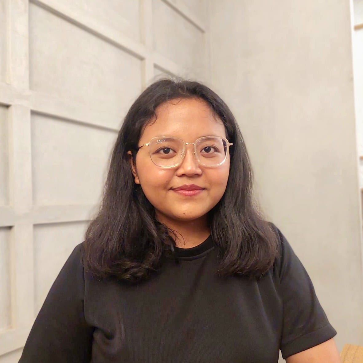 Yuliana Rian – Medium