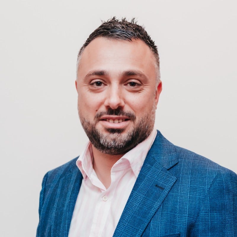 Peter Dimakidis – Medium