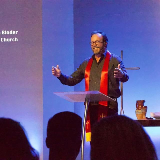 Leon Bloder – Medium