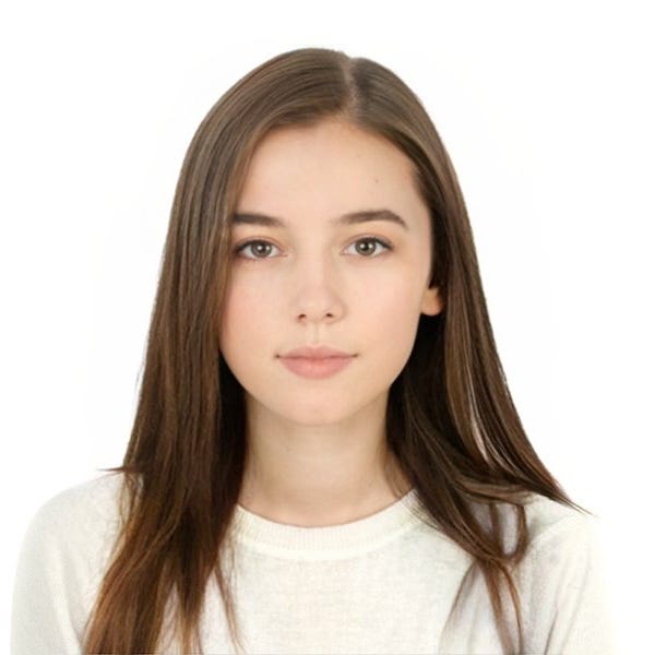 Lorena Avduli – Medium