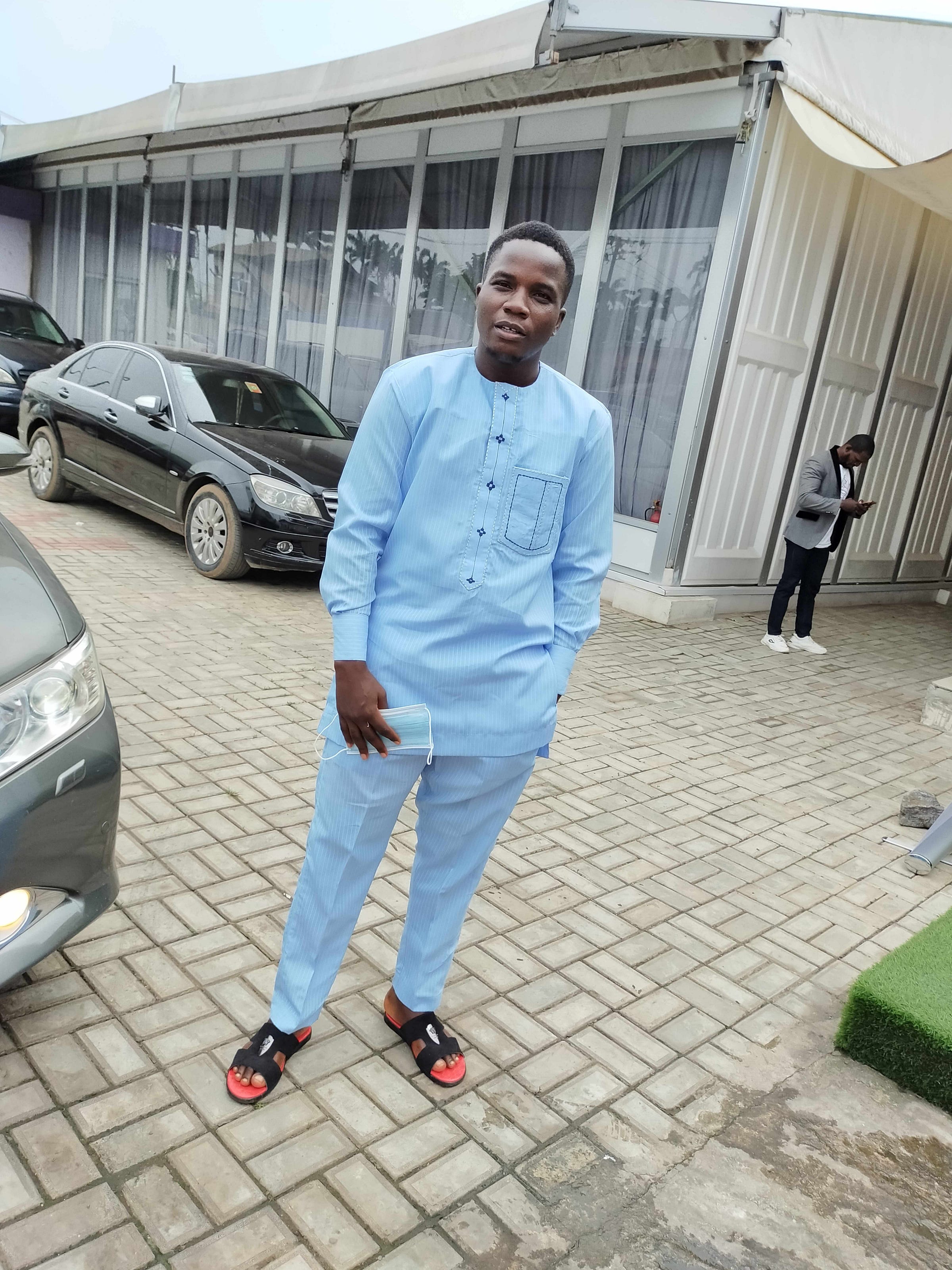 R3NARD bl3u – Medium