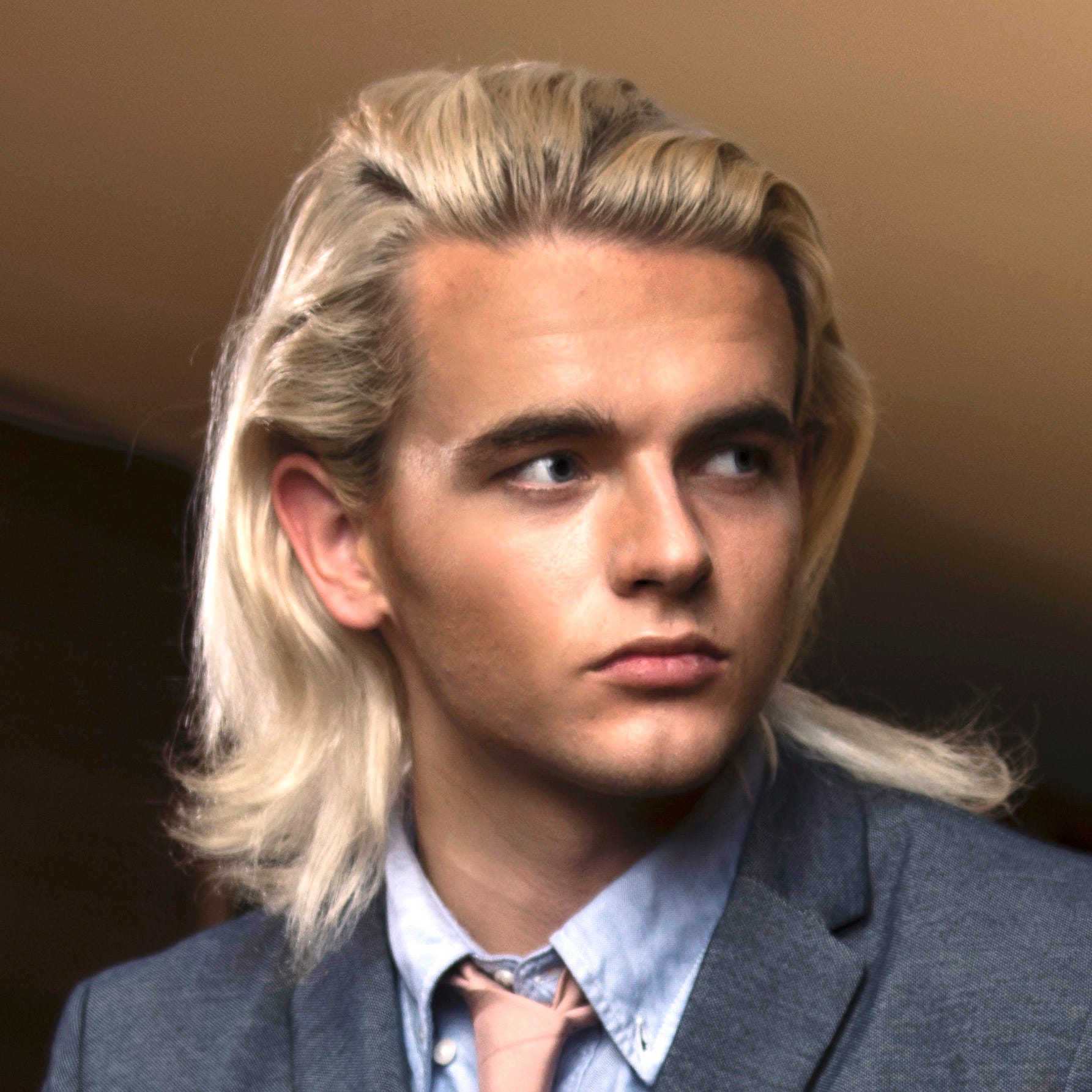 Tom James – Medium