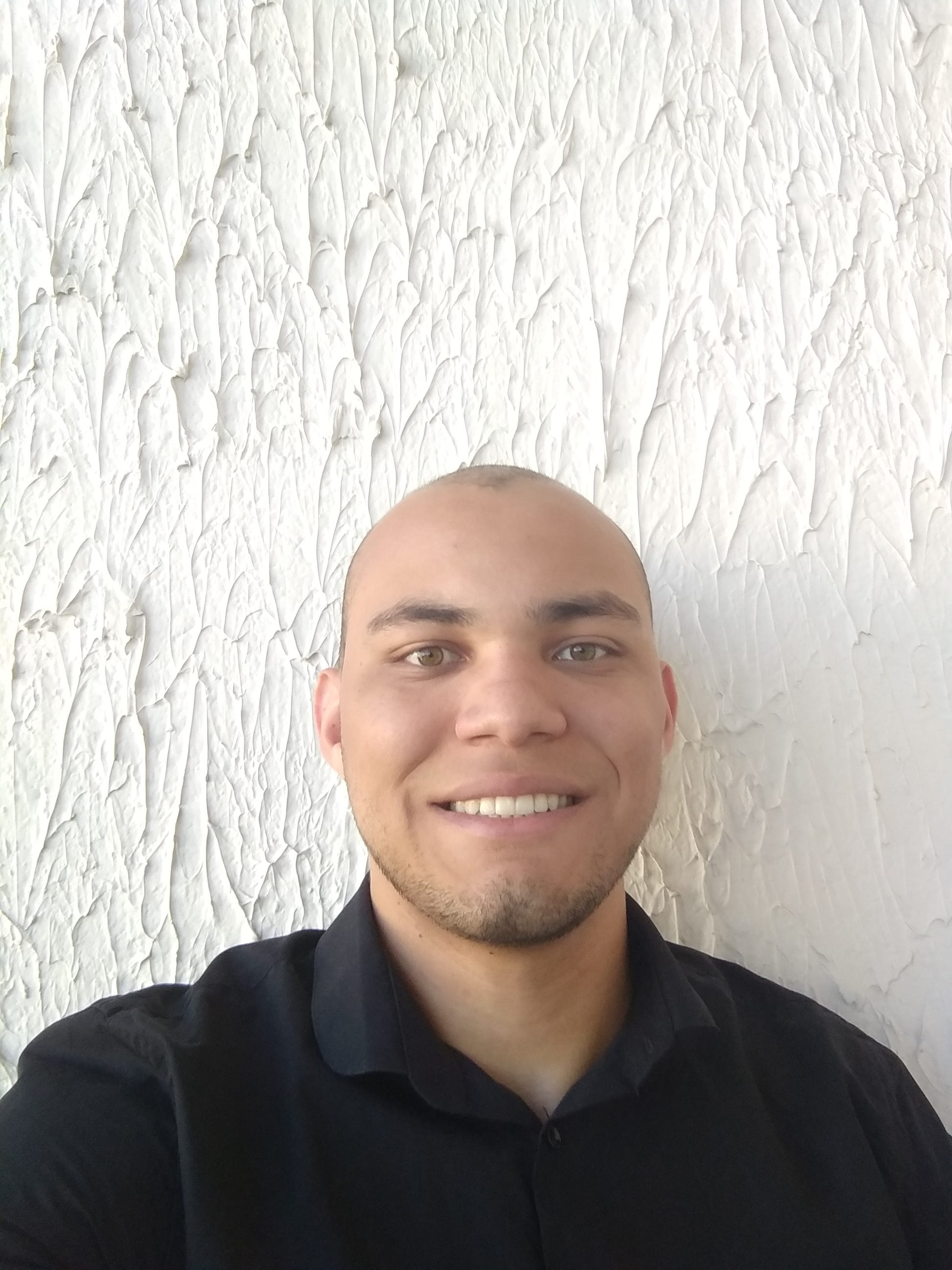 Lucas Neris – Medium