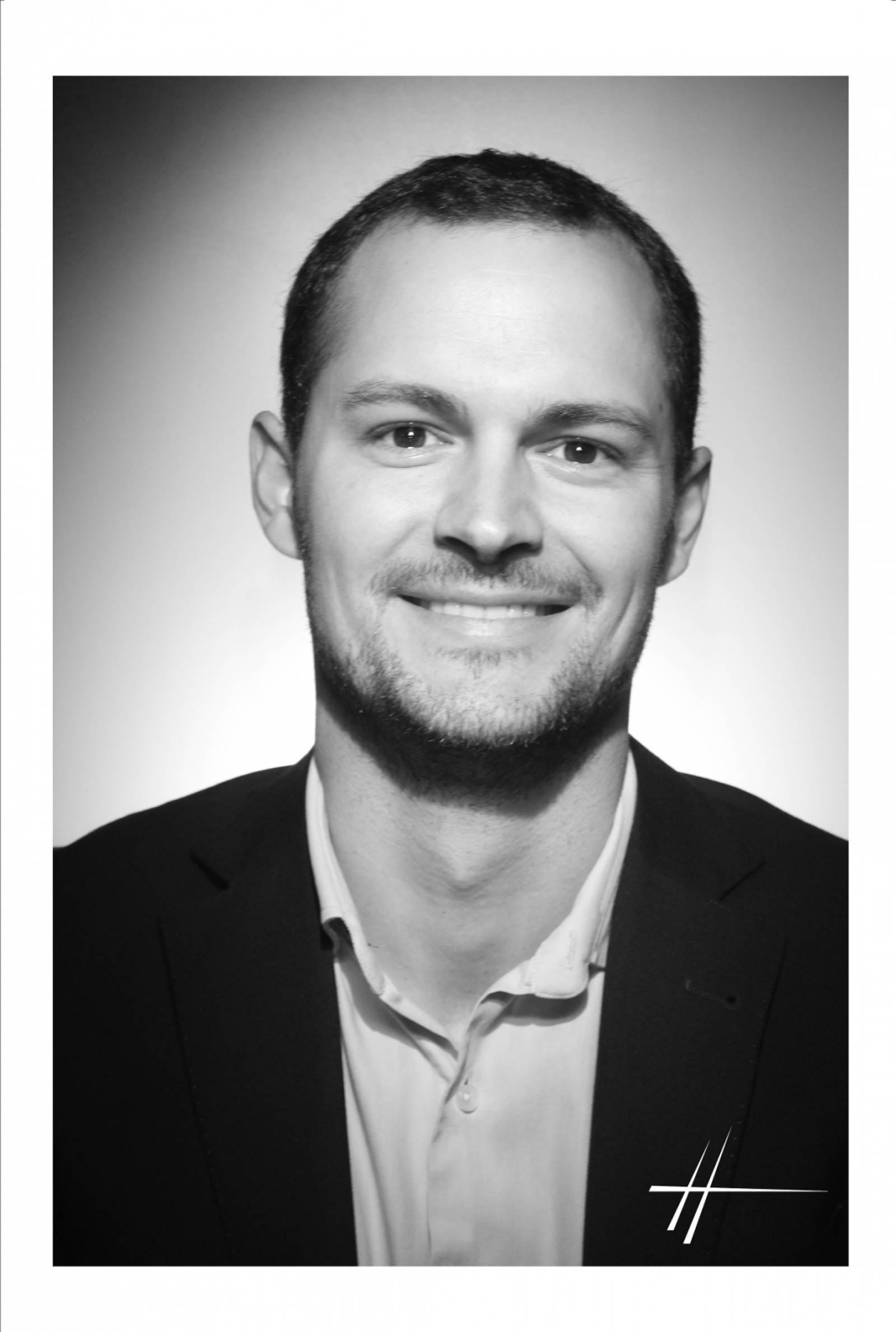 Jeremie Vernaudon – Medium Jeremie Vernaudon – Medium