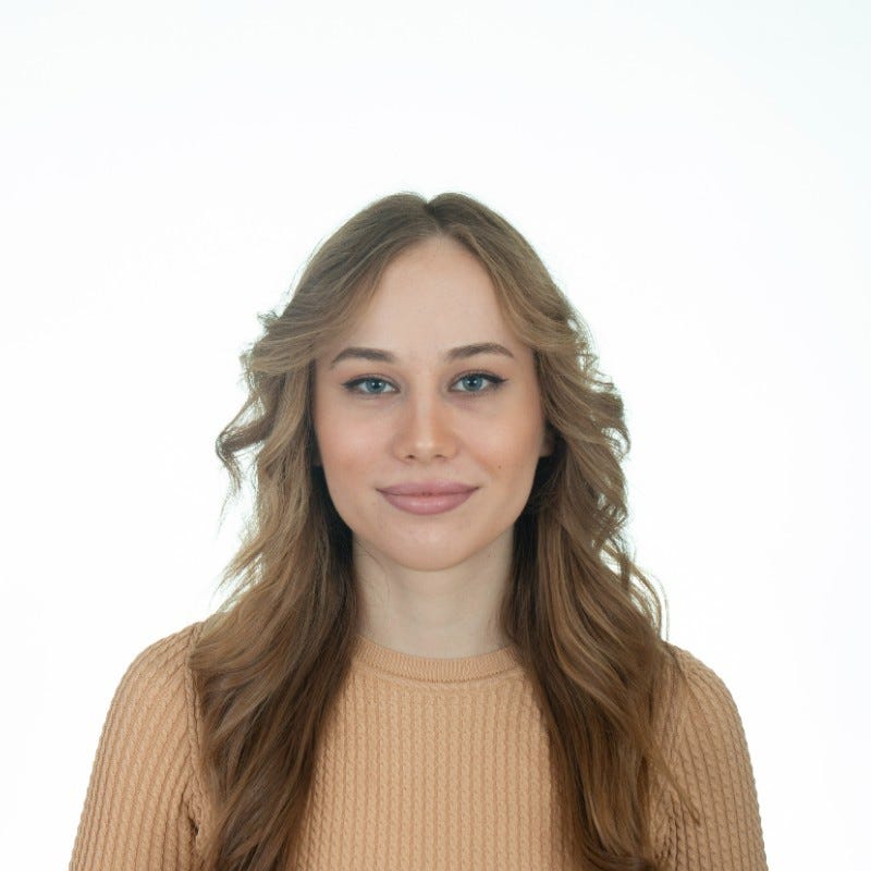 Catalina Macovei – Medium