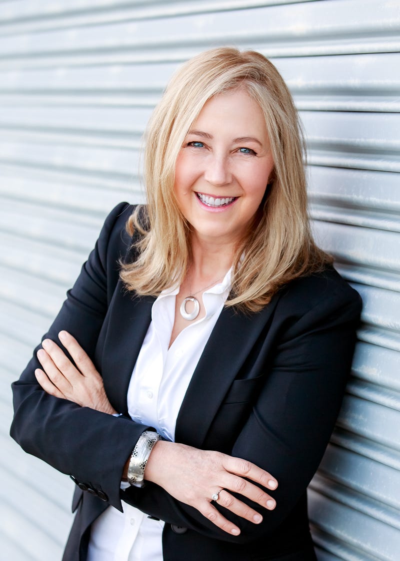 Michelle Hirons – Medium