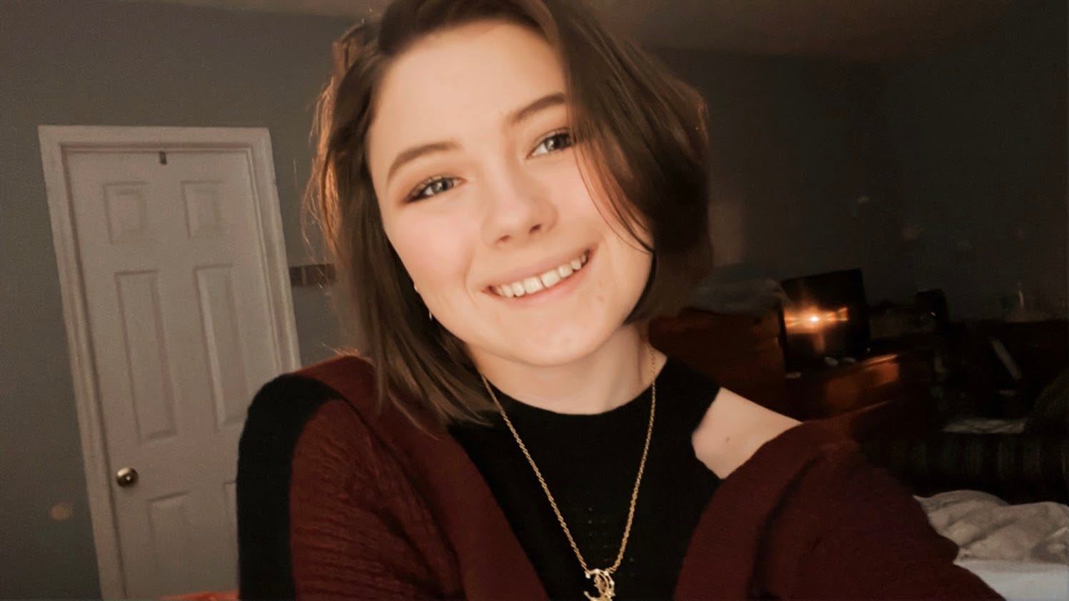 Alexis Askew – Medium