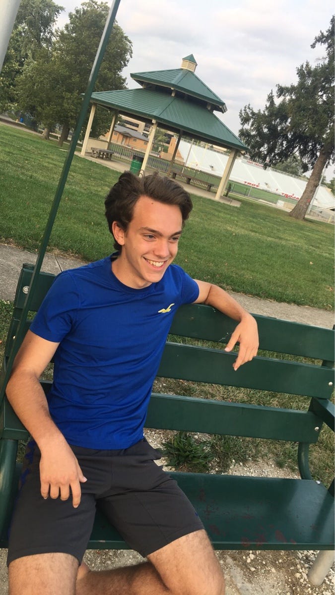 Isaac Flora – Medium