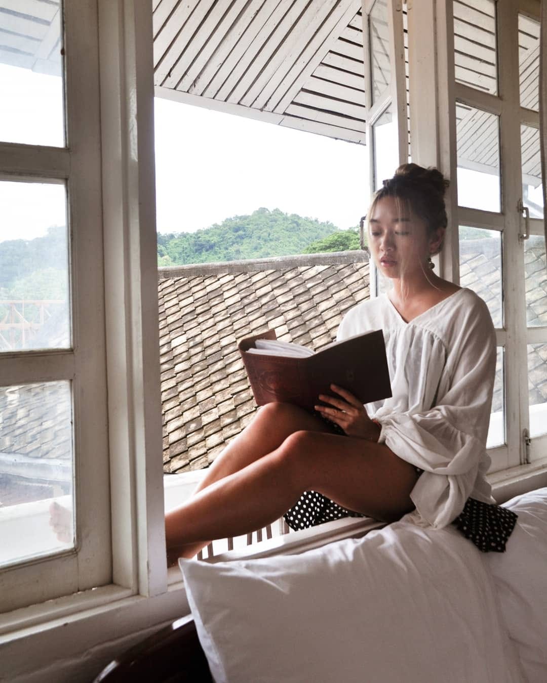 Maria Yenyen – Medium