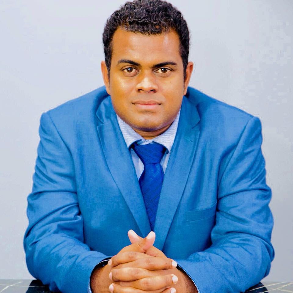 Moses Mani - Barfoot & Thompson – Medium