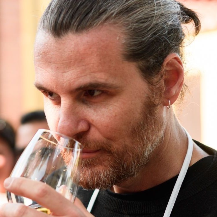 Stefano Esposito – Medium