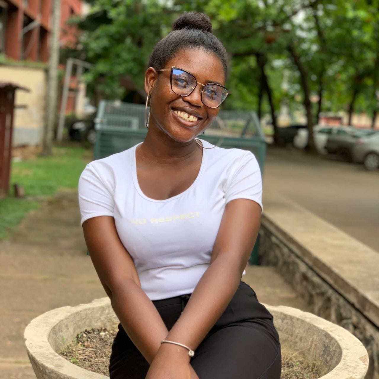 Ayomide Ayinde – Medium