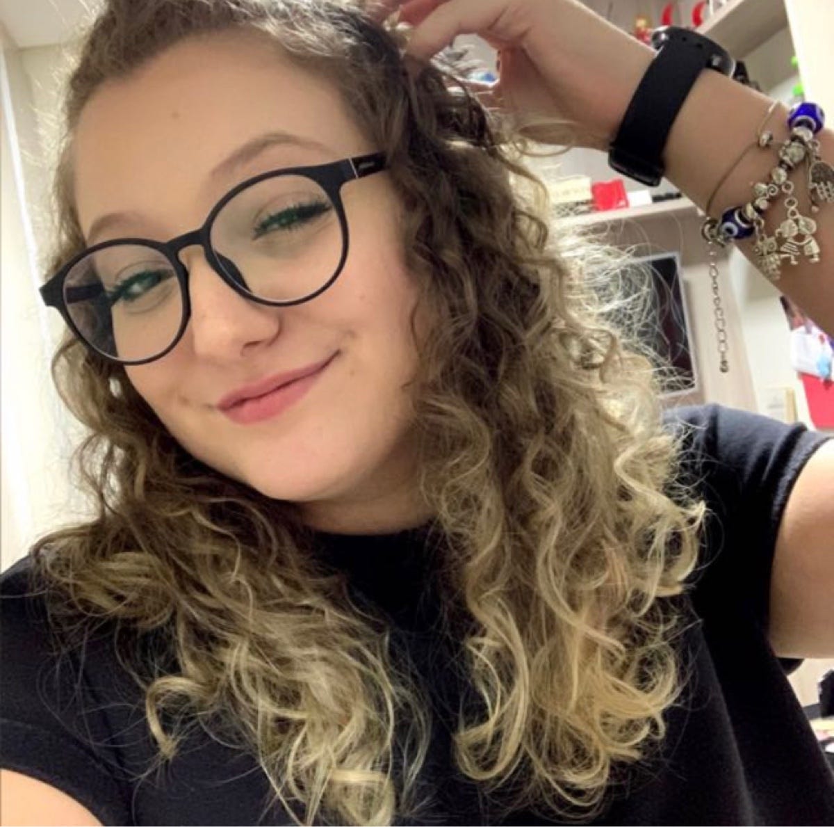 Thais Souza – Medium