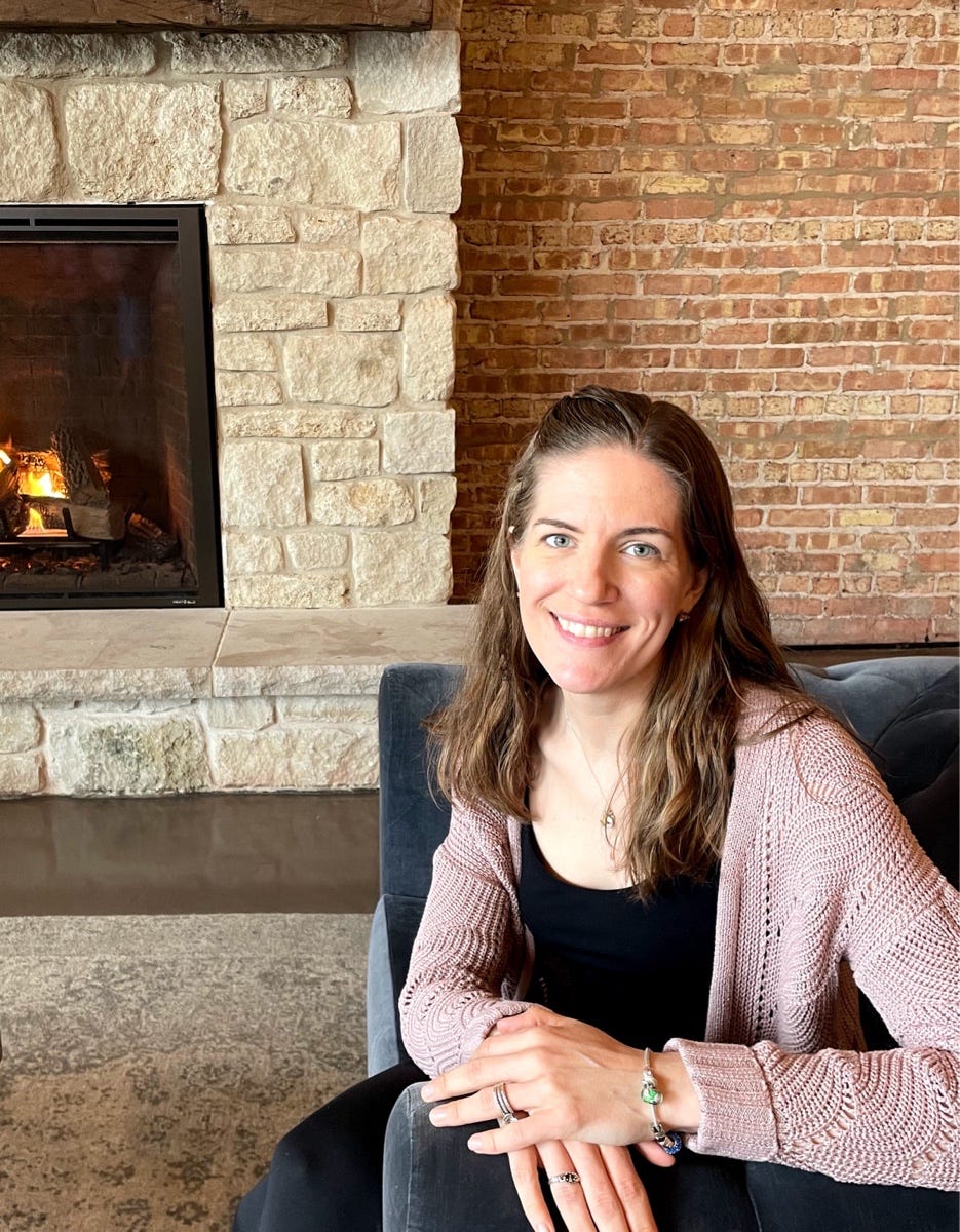 Jennifer Kurecki – Medium