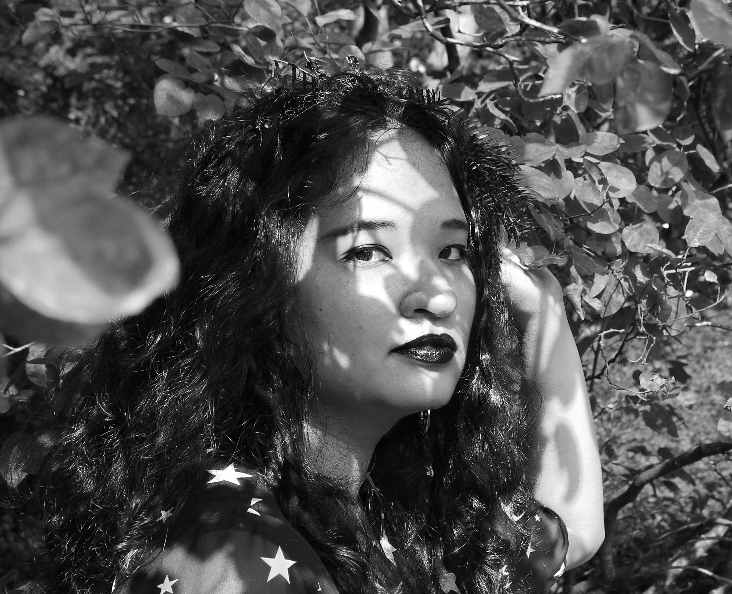 Elena Sichrovsky – Medium