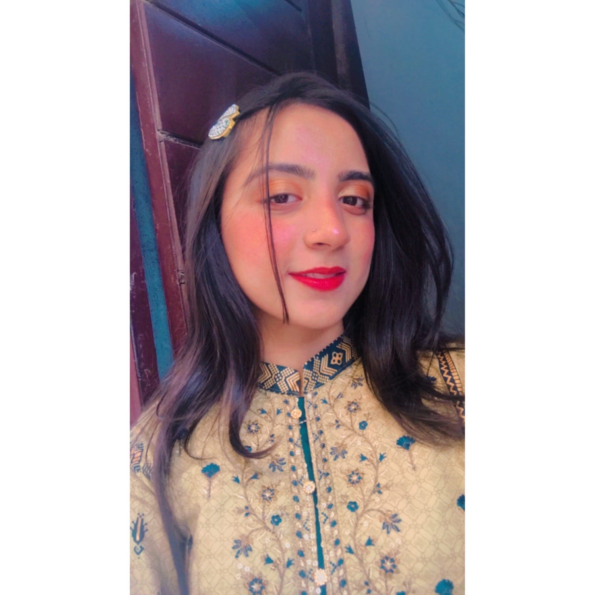 Maira Halai – Medium