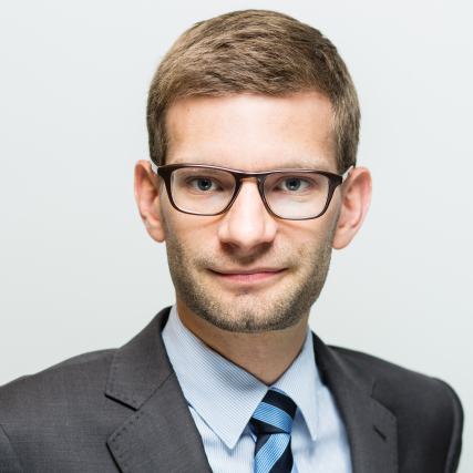 Simon Polrot – Medium