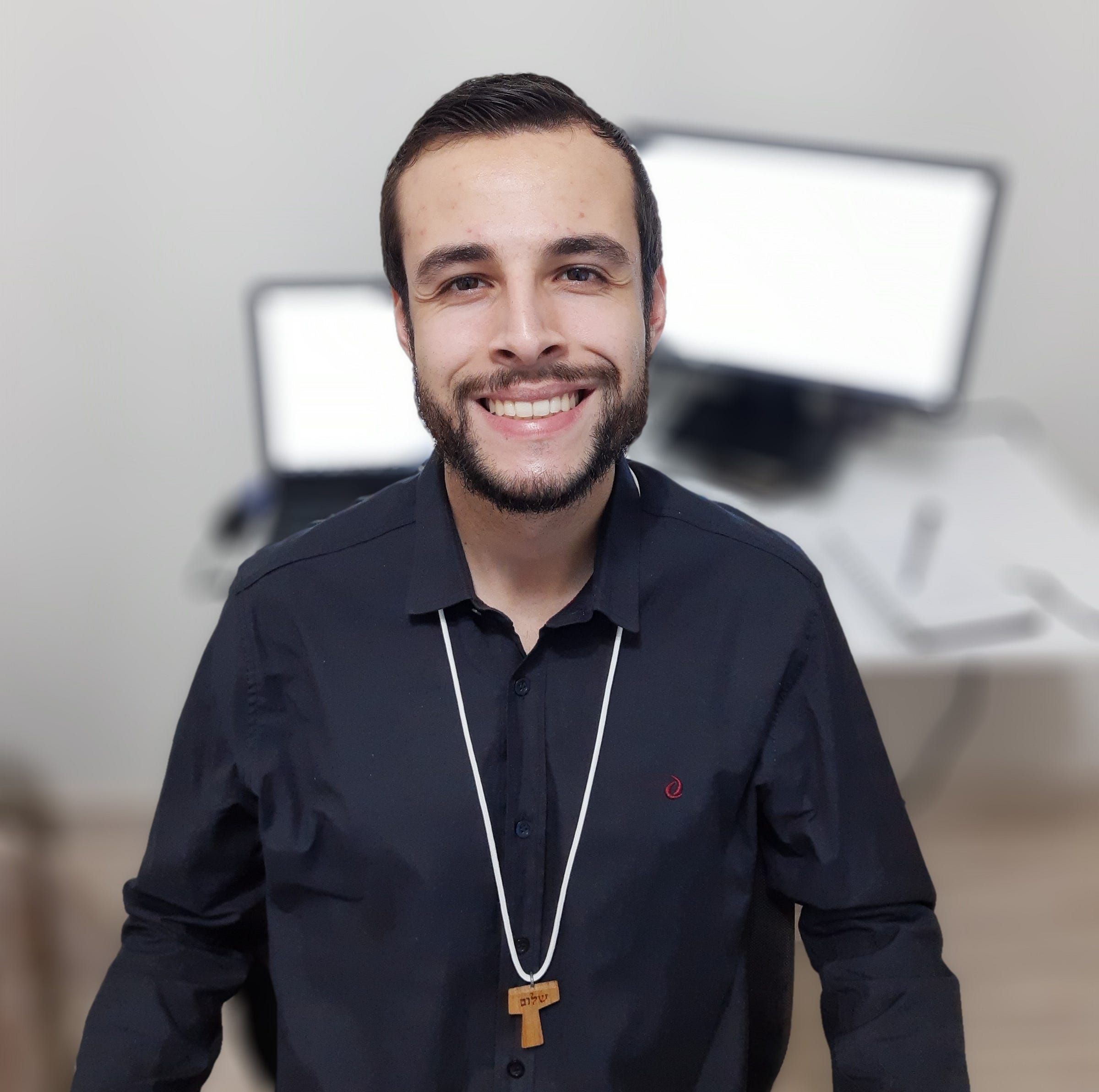 Gustavo Sousa – Medium