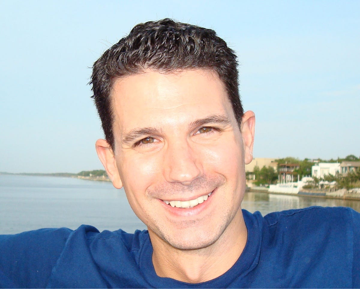 Steven Henderson – Medium