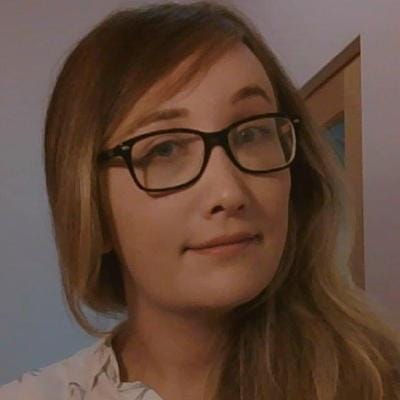 Julia Valenti – Medium