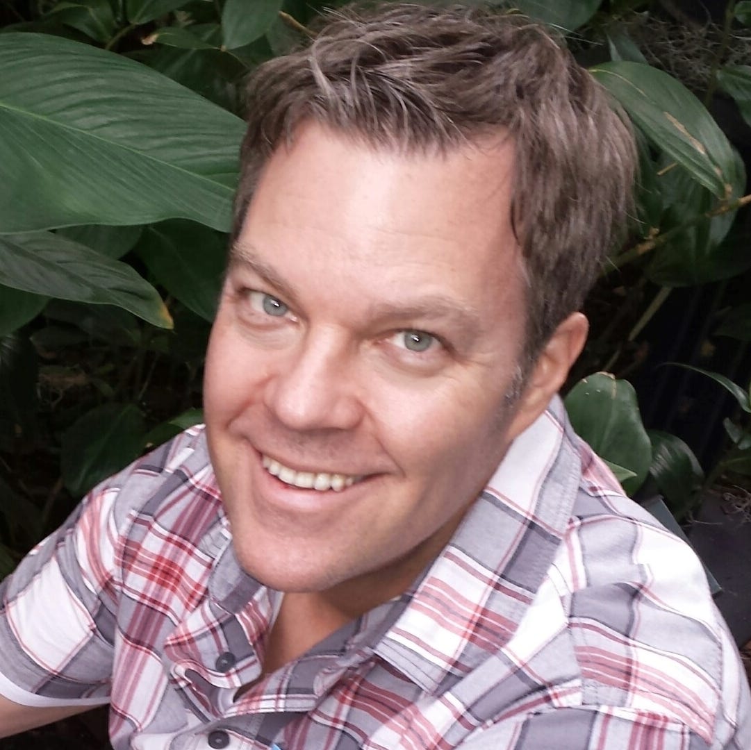 Chris Tain – Medium