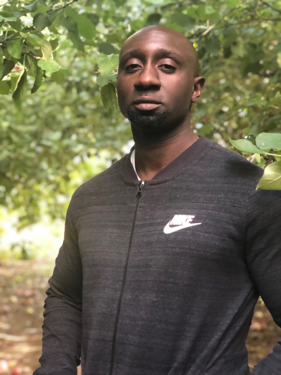 Victor Akinleye – Medium