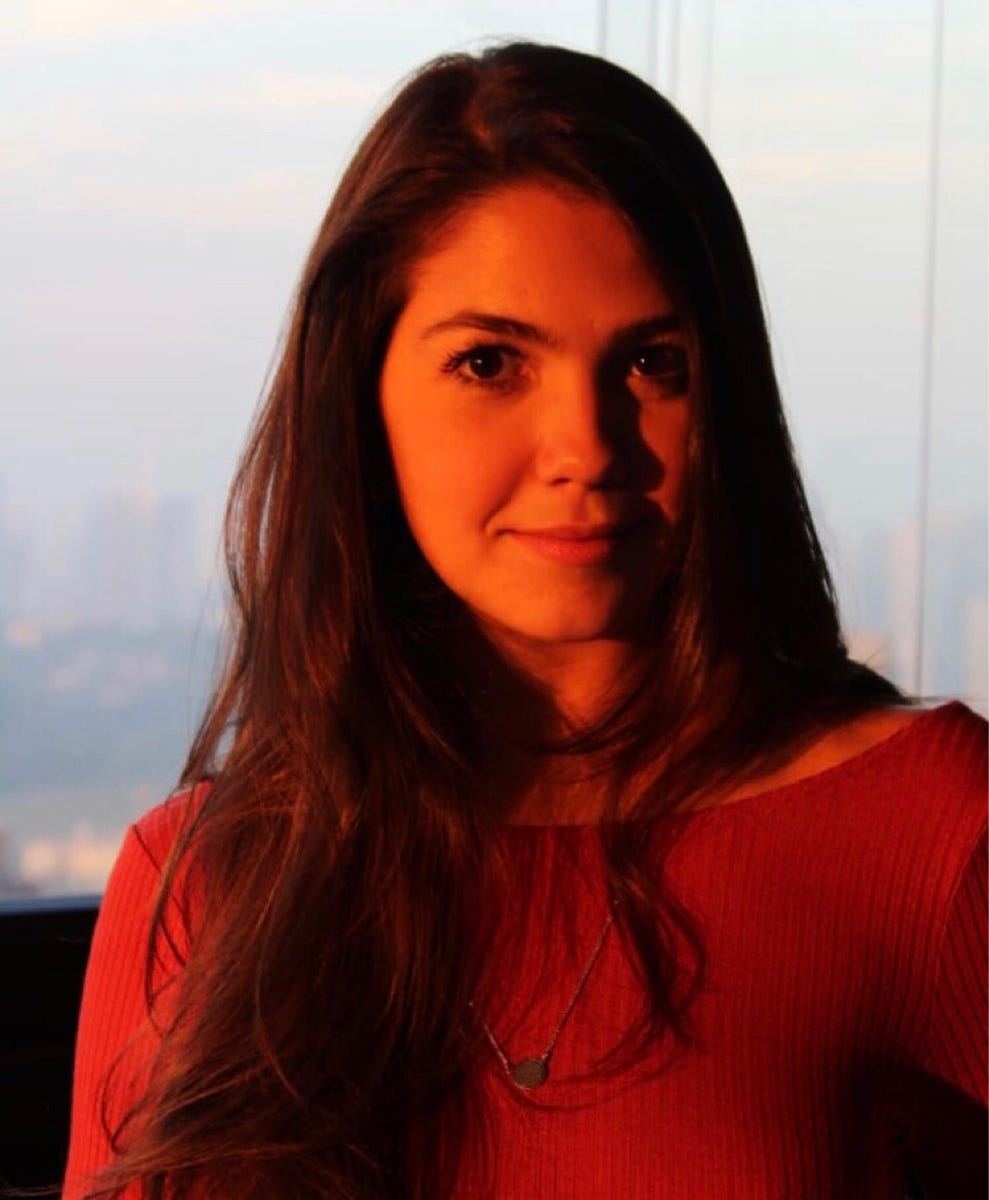 Isabela Pinheiro – Medium