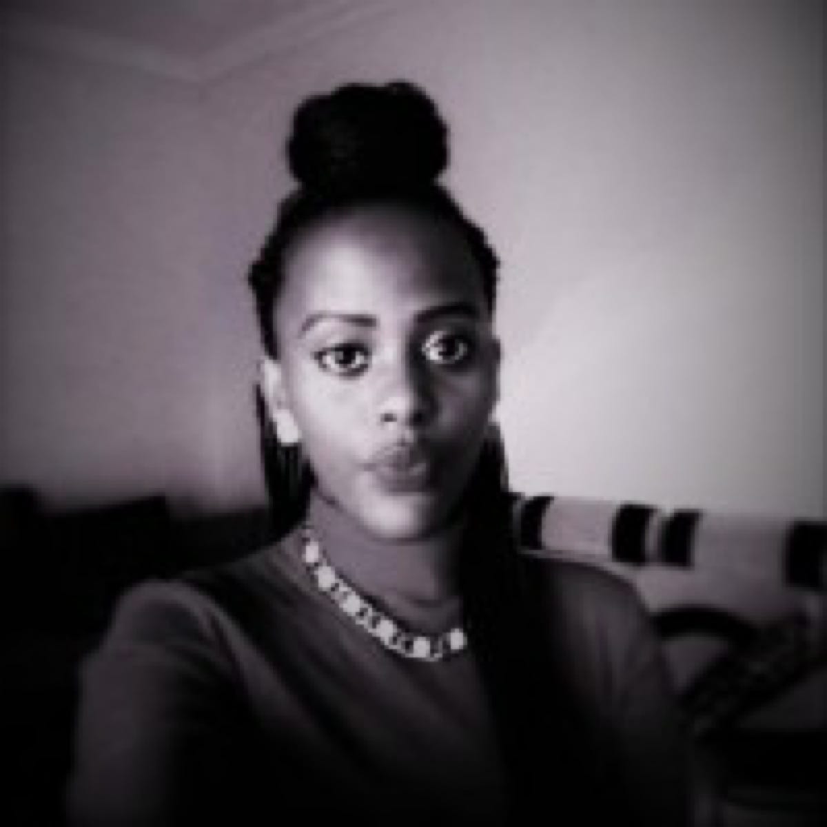 Carine SEMWAGA – Medium