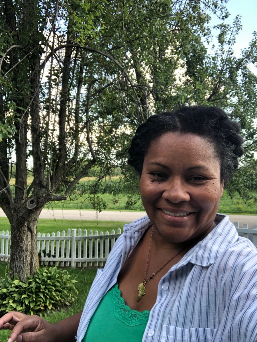 Erika Lynn – Medium