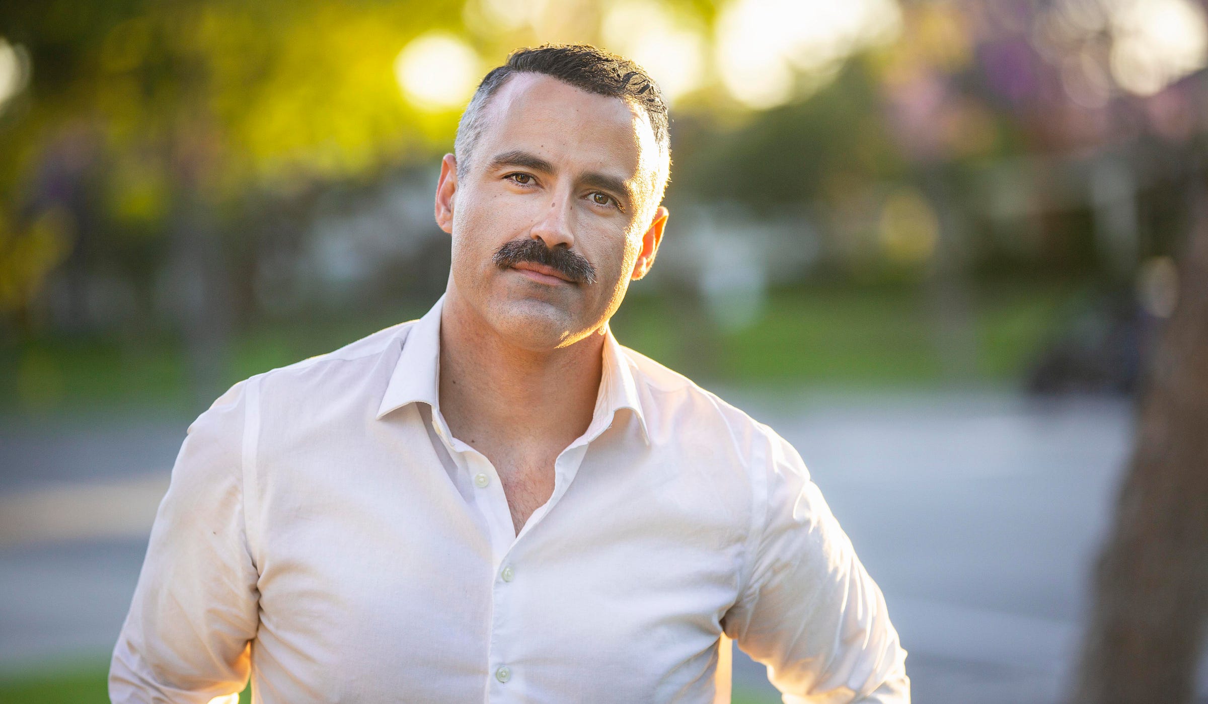 Alex Mohajer – Medium