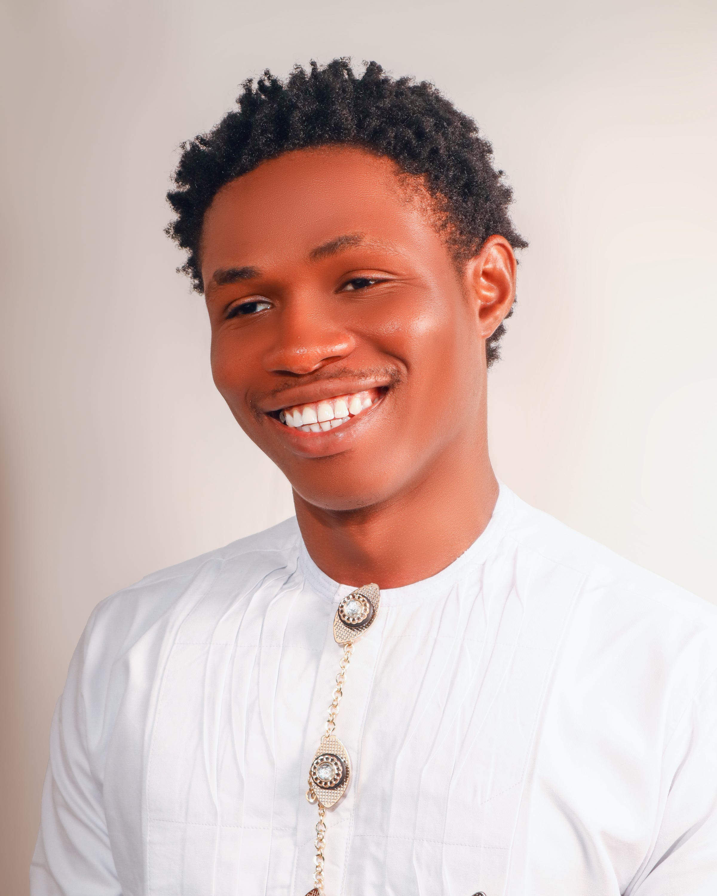 Eyee Nyeuzhichineke – Medium