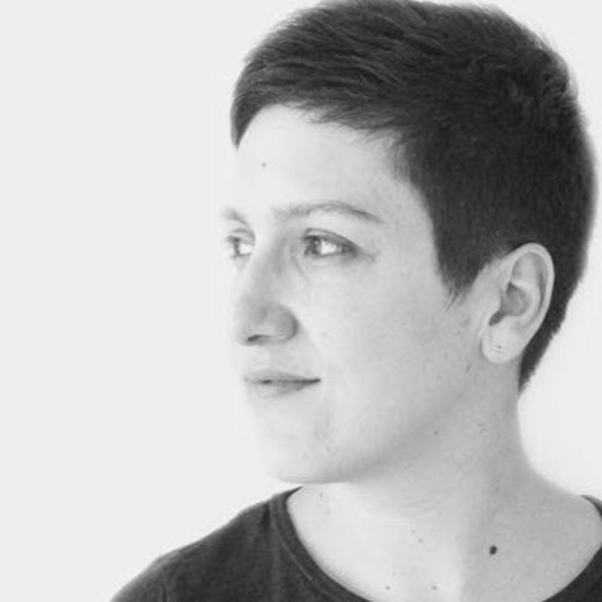 Lua Cortes – Medium