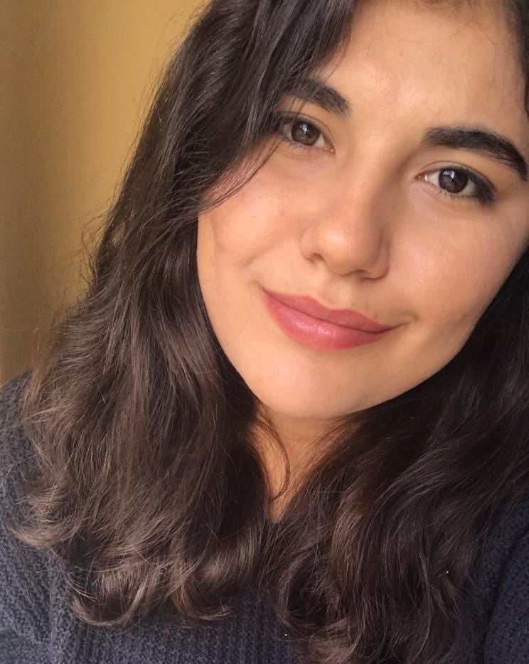 Esra Hüseynova – Medium