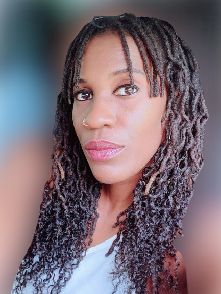 Zipporah Banyay – Medium