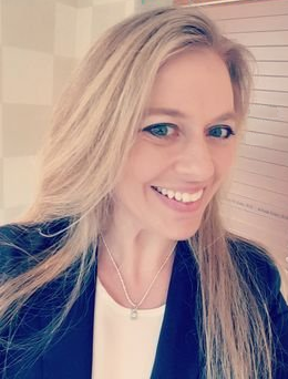 Stephanie Checchi – Medium