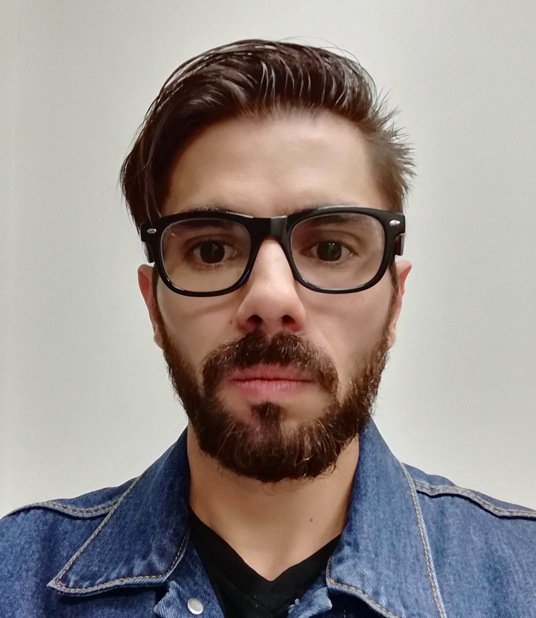 Isaac Vargas – Medium