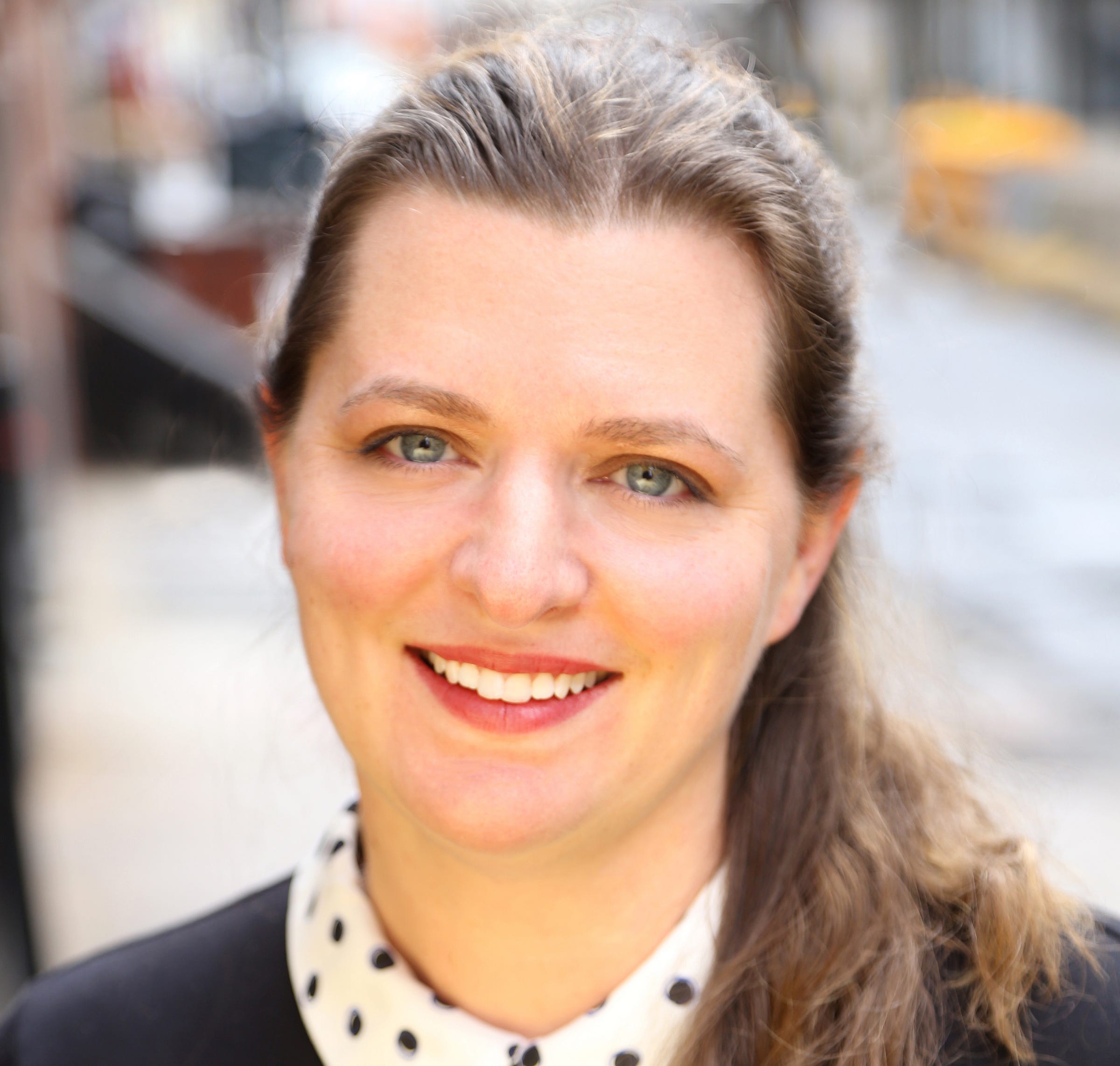 Jennifer Poyser – Medium