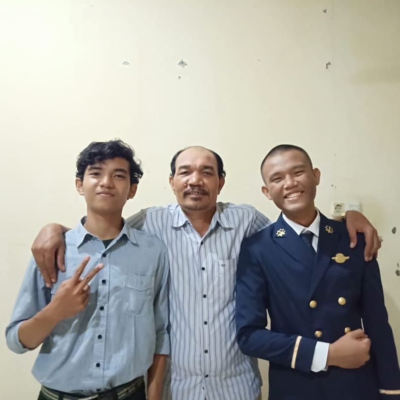 Randy Felix Nababan – Medium