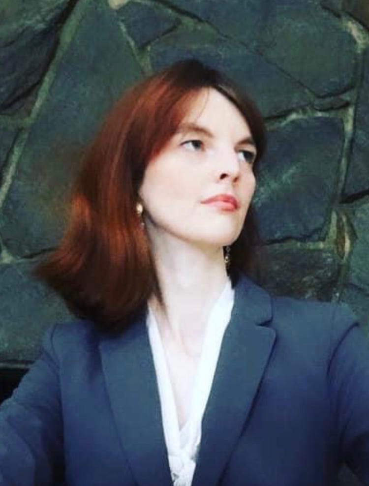 Anna Lloyd – Medium