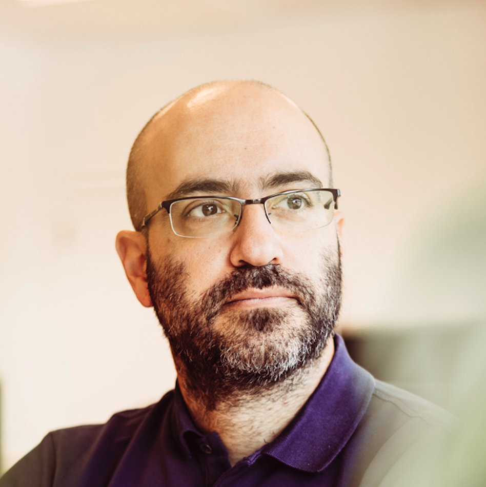 Stratos Kontopoulos – Medium