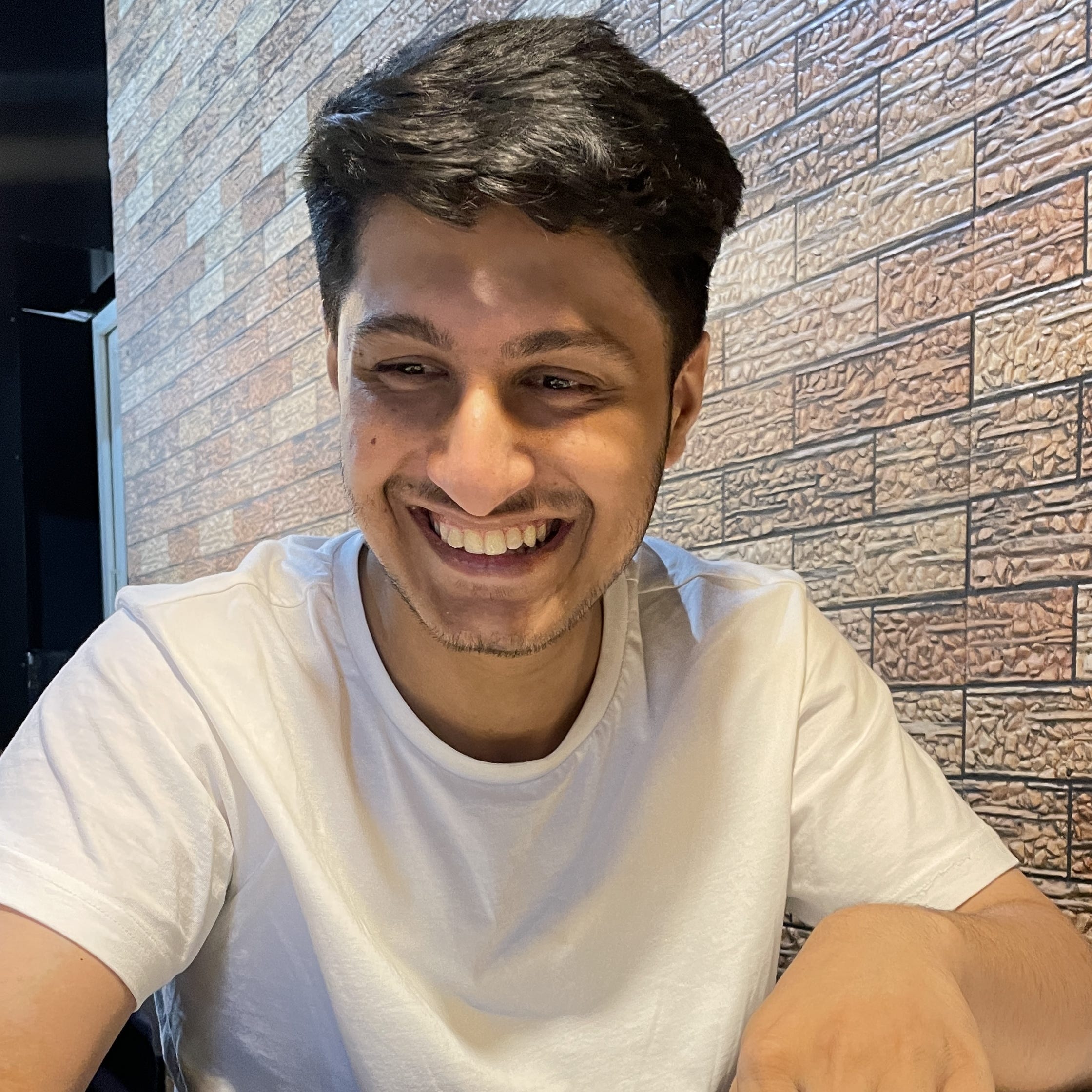 Kaamil Mirza – Medium