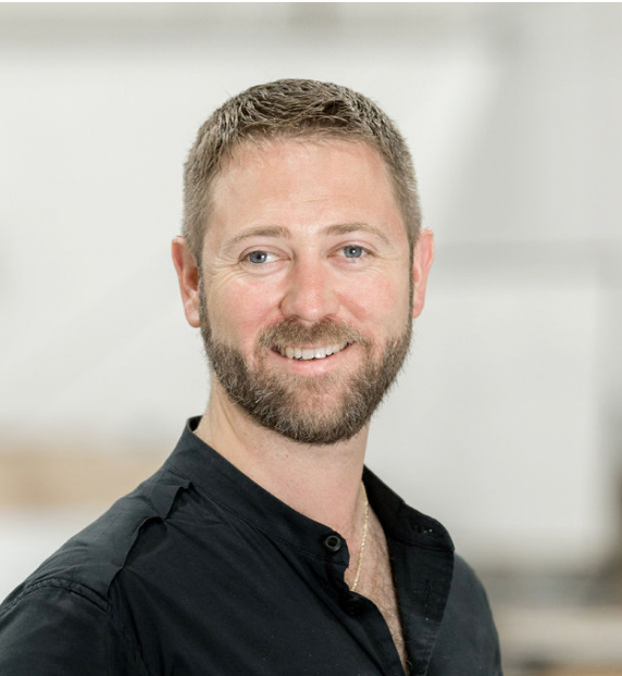 Mark Kasdorf – Medium